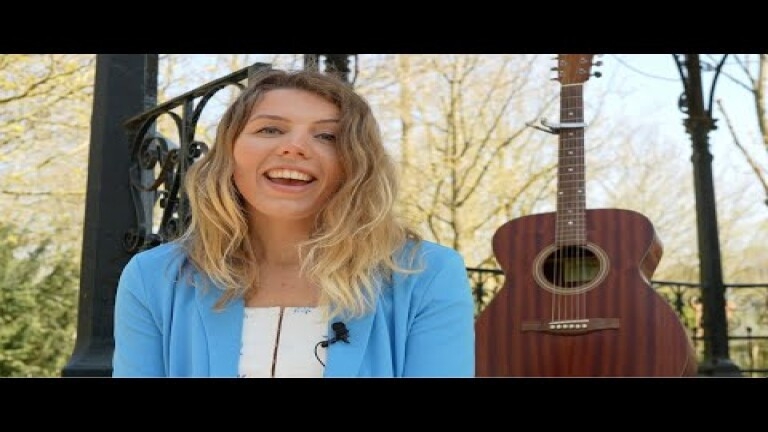 Book Ceremony wedding singer with guitar? Directly on ShowBird.com!
